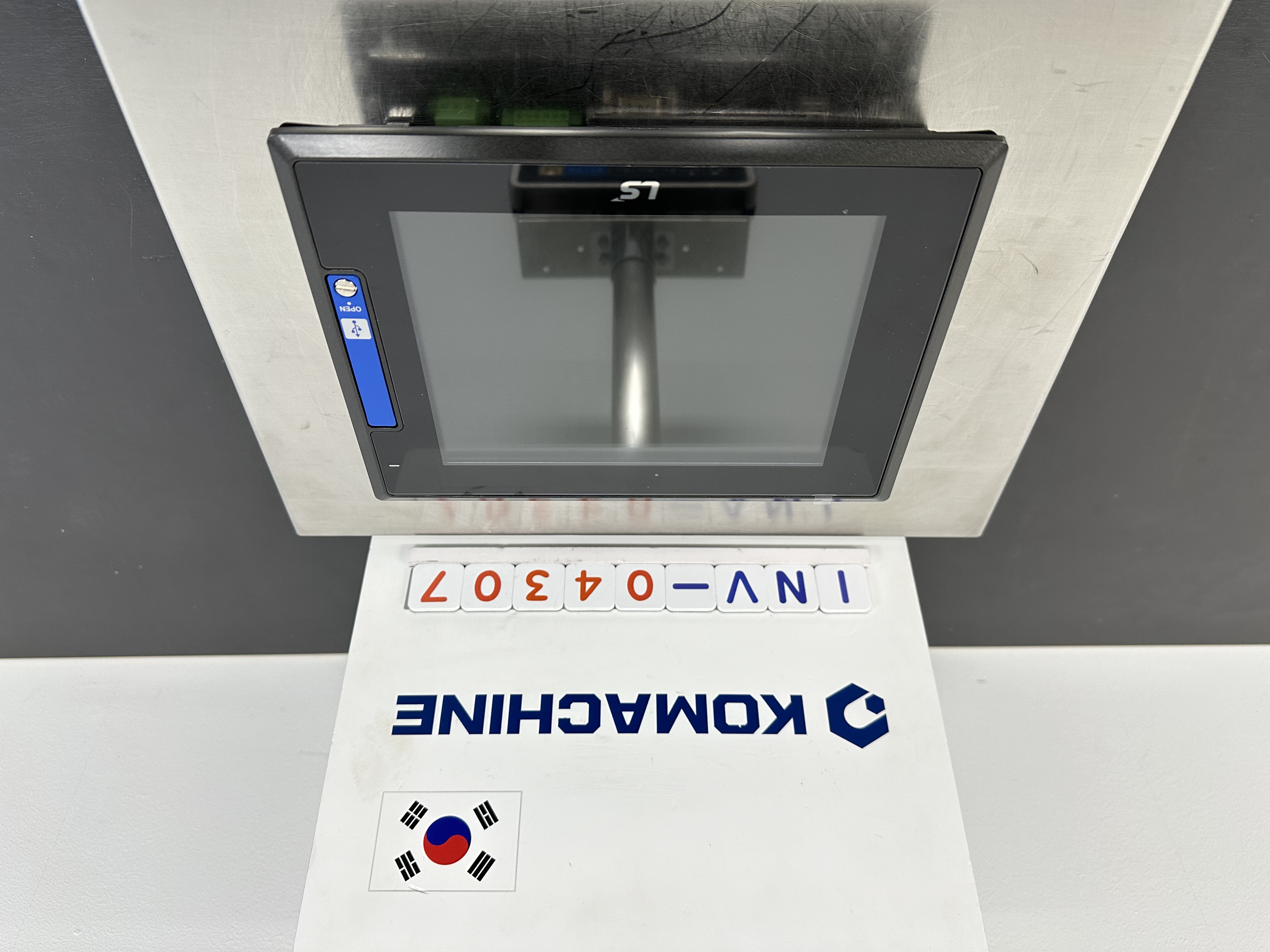IXP2-0800D / PLC XGT Touch Panel / LS ELECTRIC