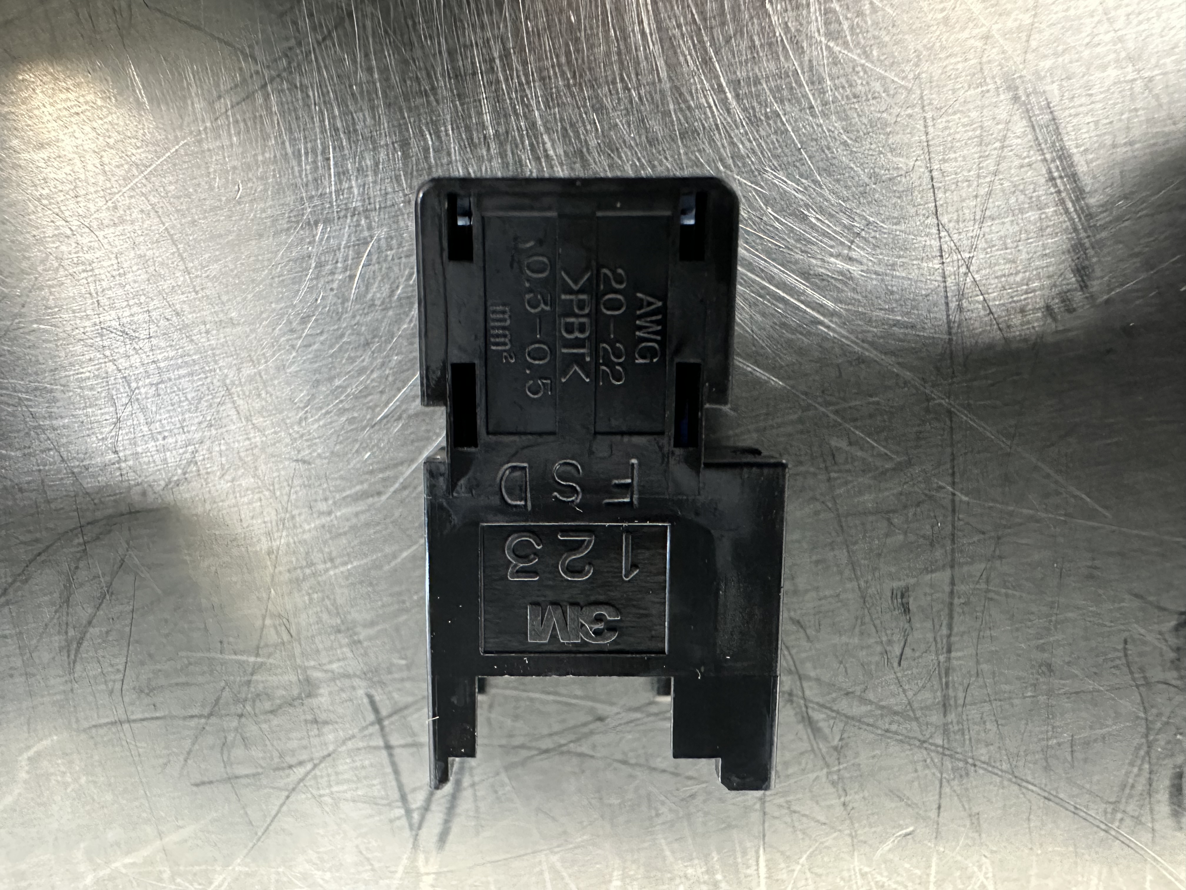 37303-2165-000 FL / Clamp Connector / 3M