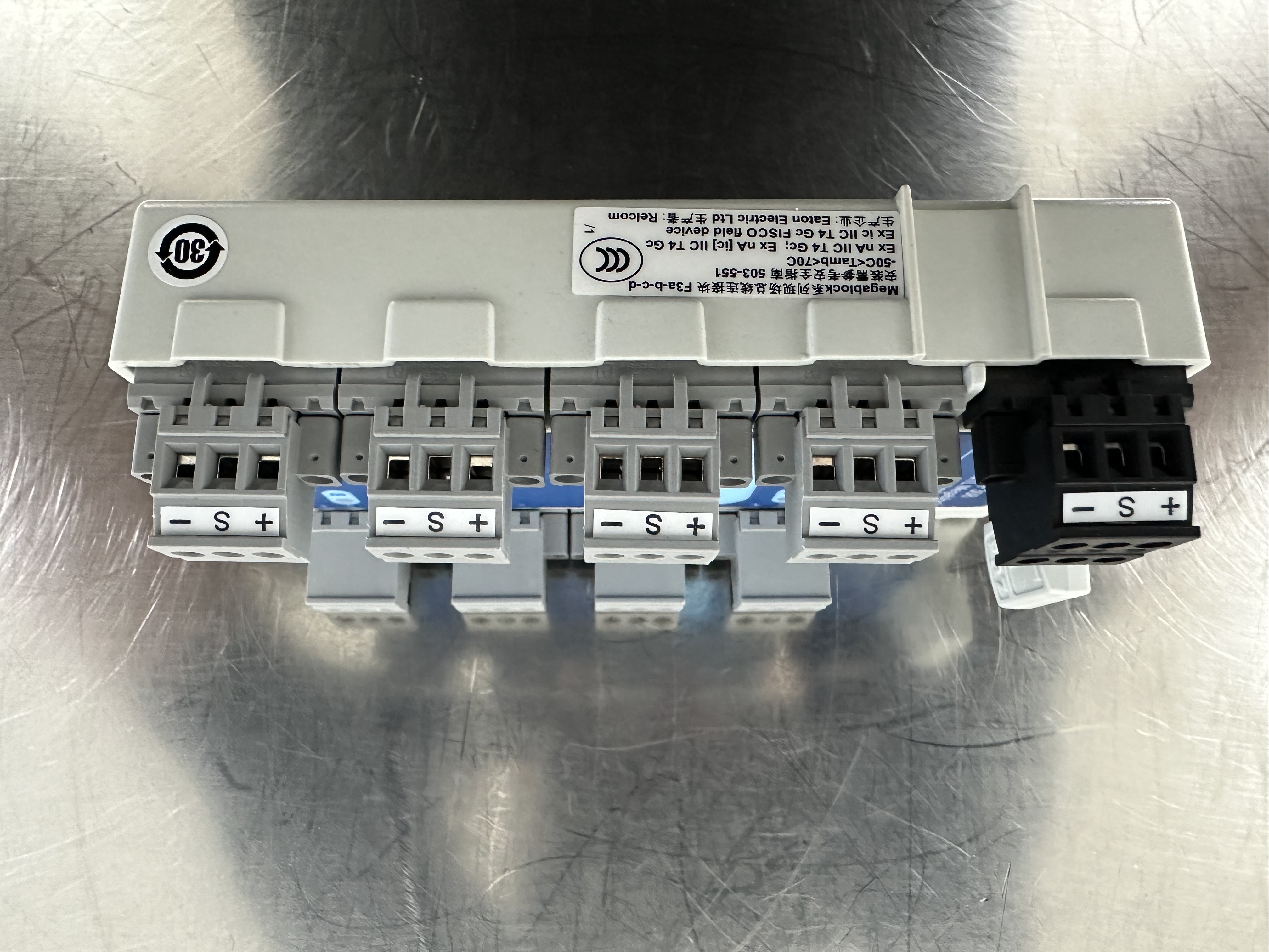 F308 / 8-Way Megablock / EATON