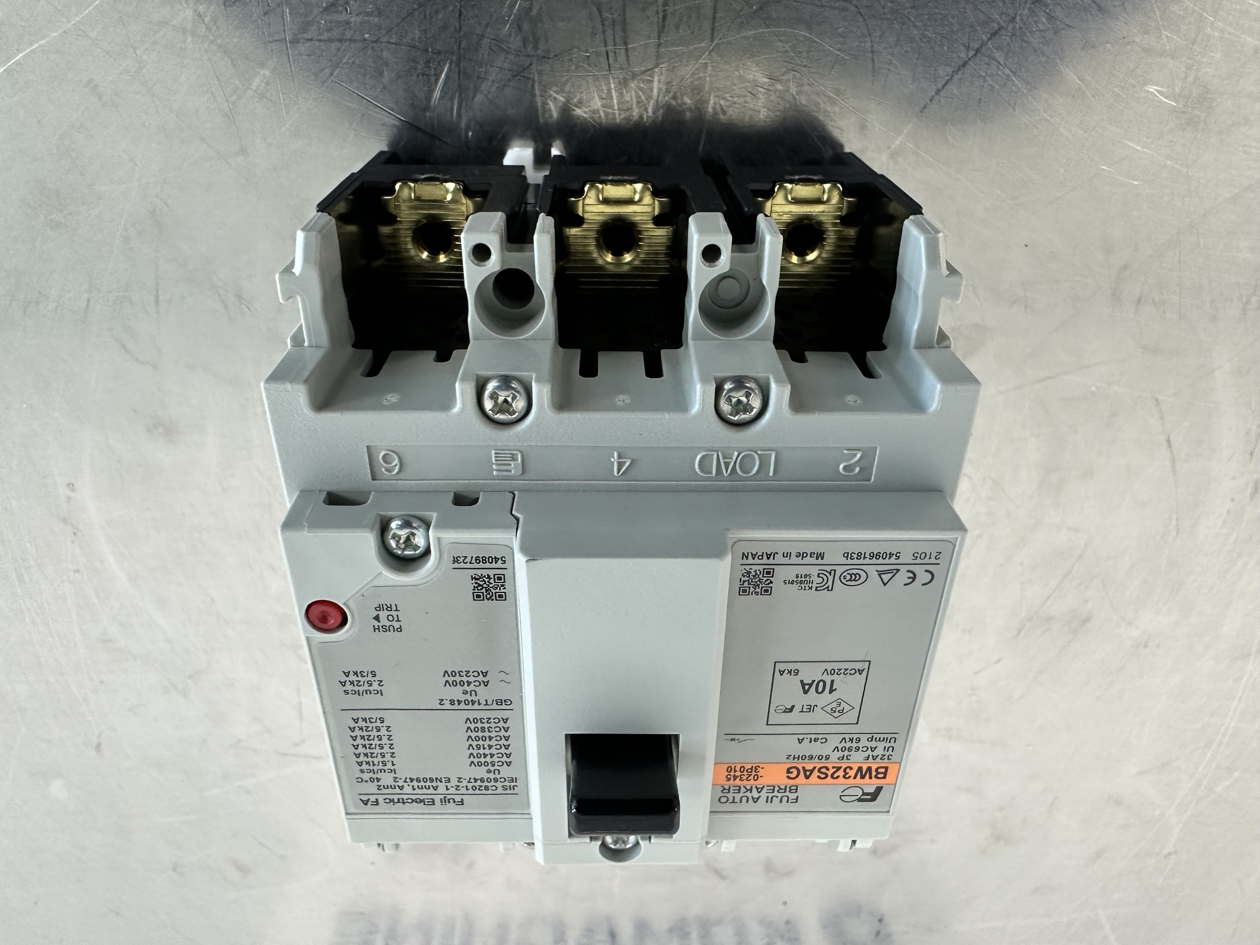 BW32SAG-3P010 / MCCB Auto Breaker / FUJI ELECTRIC