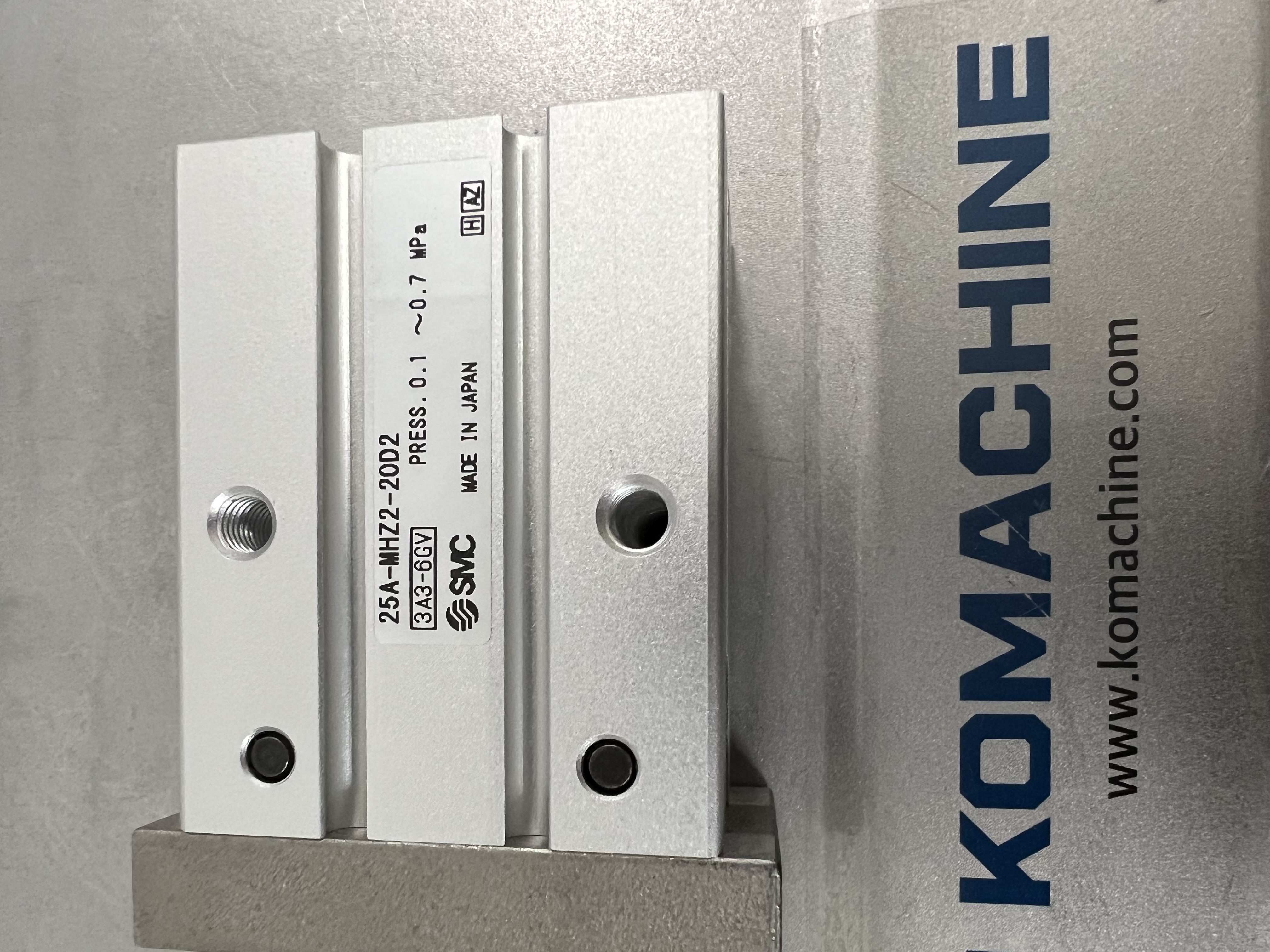 25A-MHZ2-20D2 / Gripper / SMC