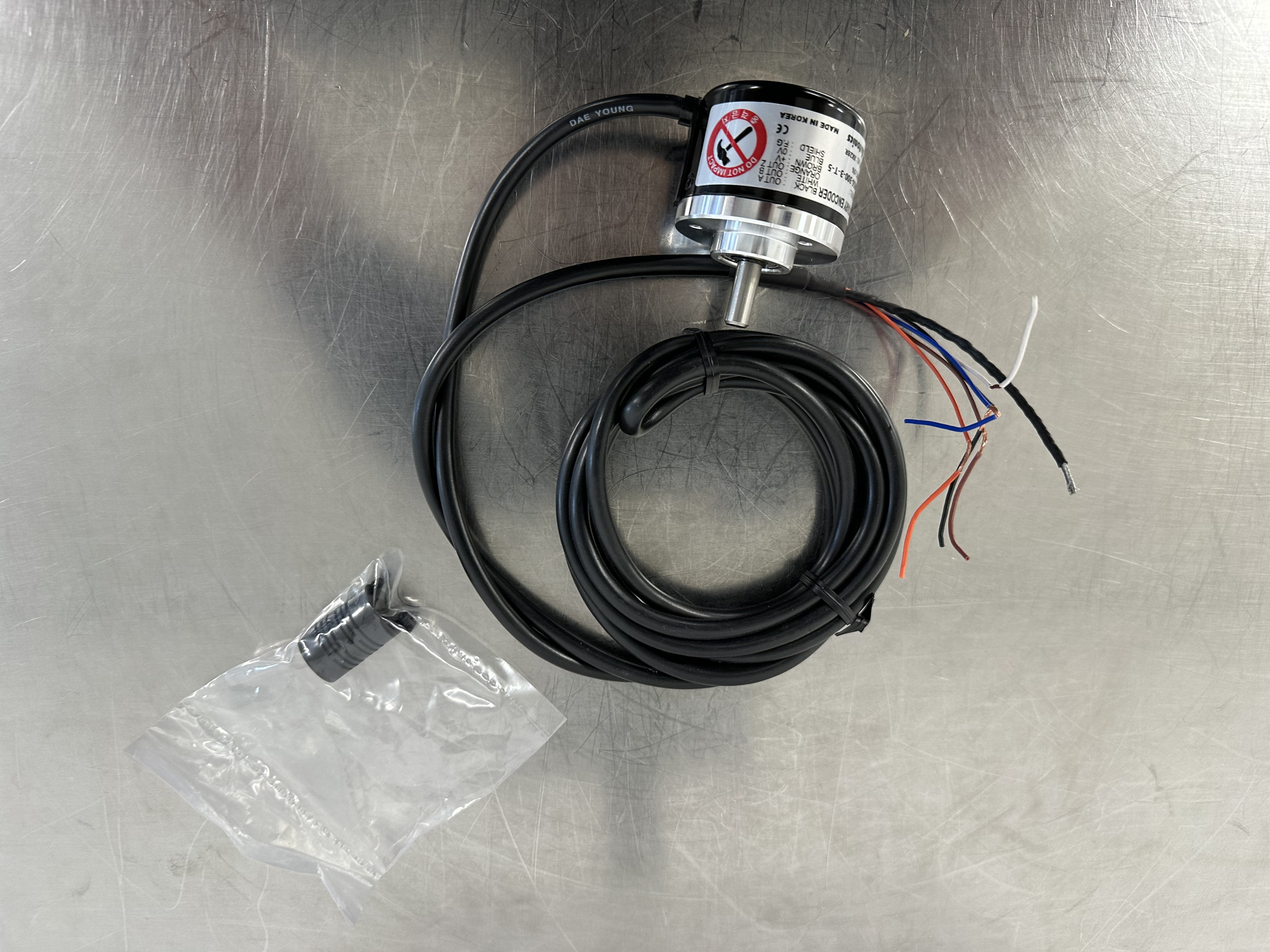 E40S6-300-3-T-5 / Rotary Encoder / AUTONICS