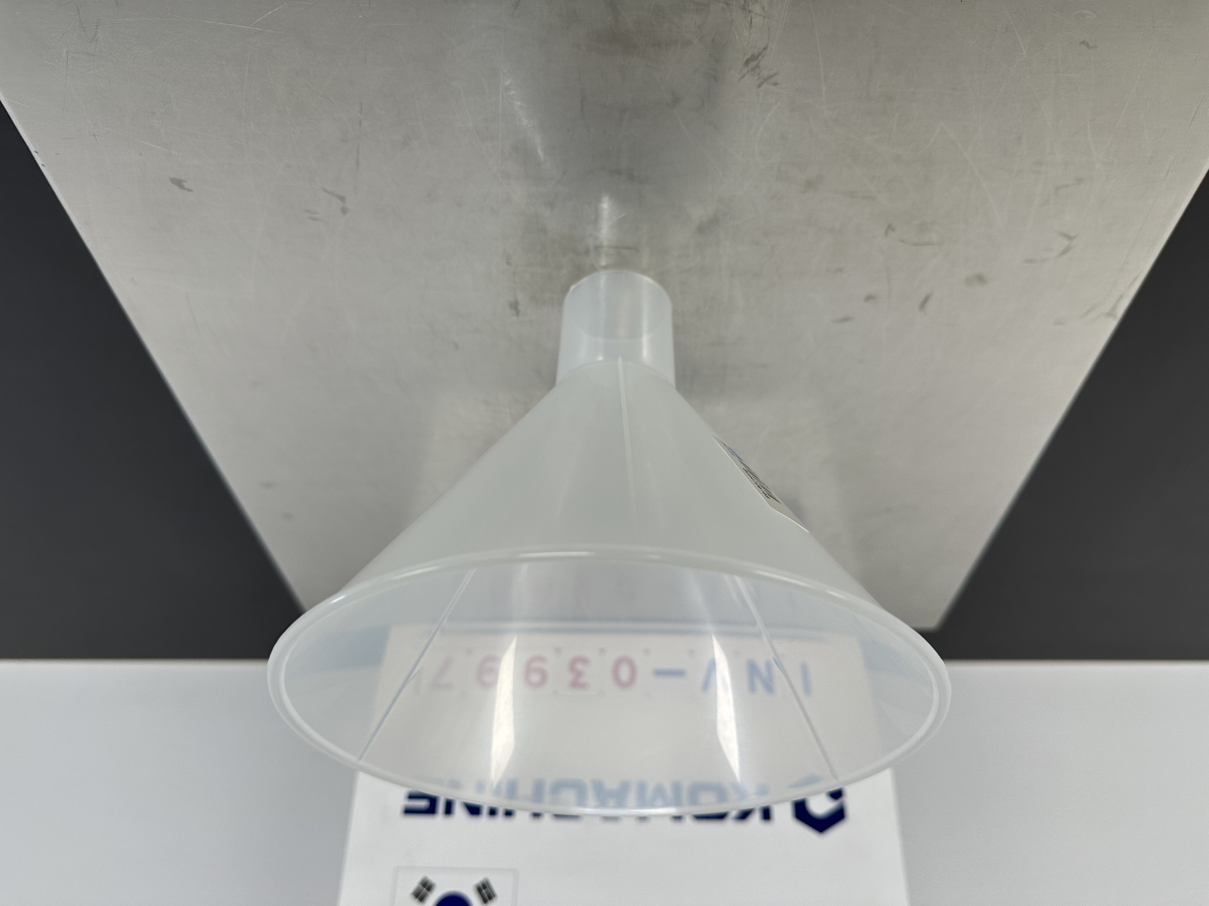 166 / Acid Resistant Funnel / KARTELL LABWARE