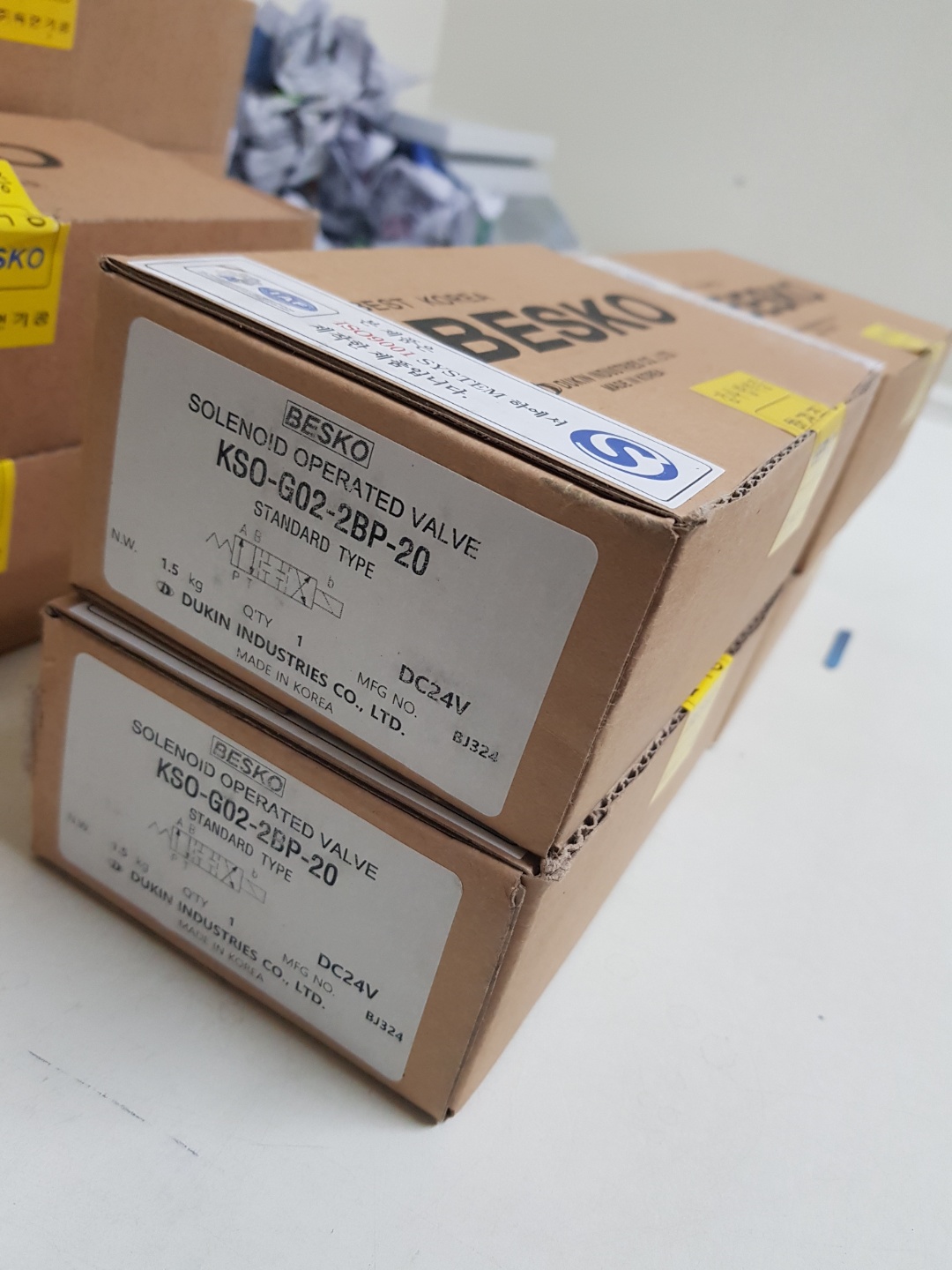 KSO-G02-66CP-10 / Solenoid Operated Valve / DUKIN INDUSTRIES (BESKO)