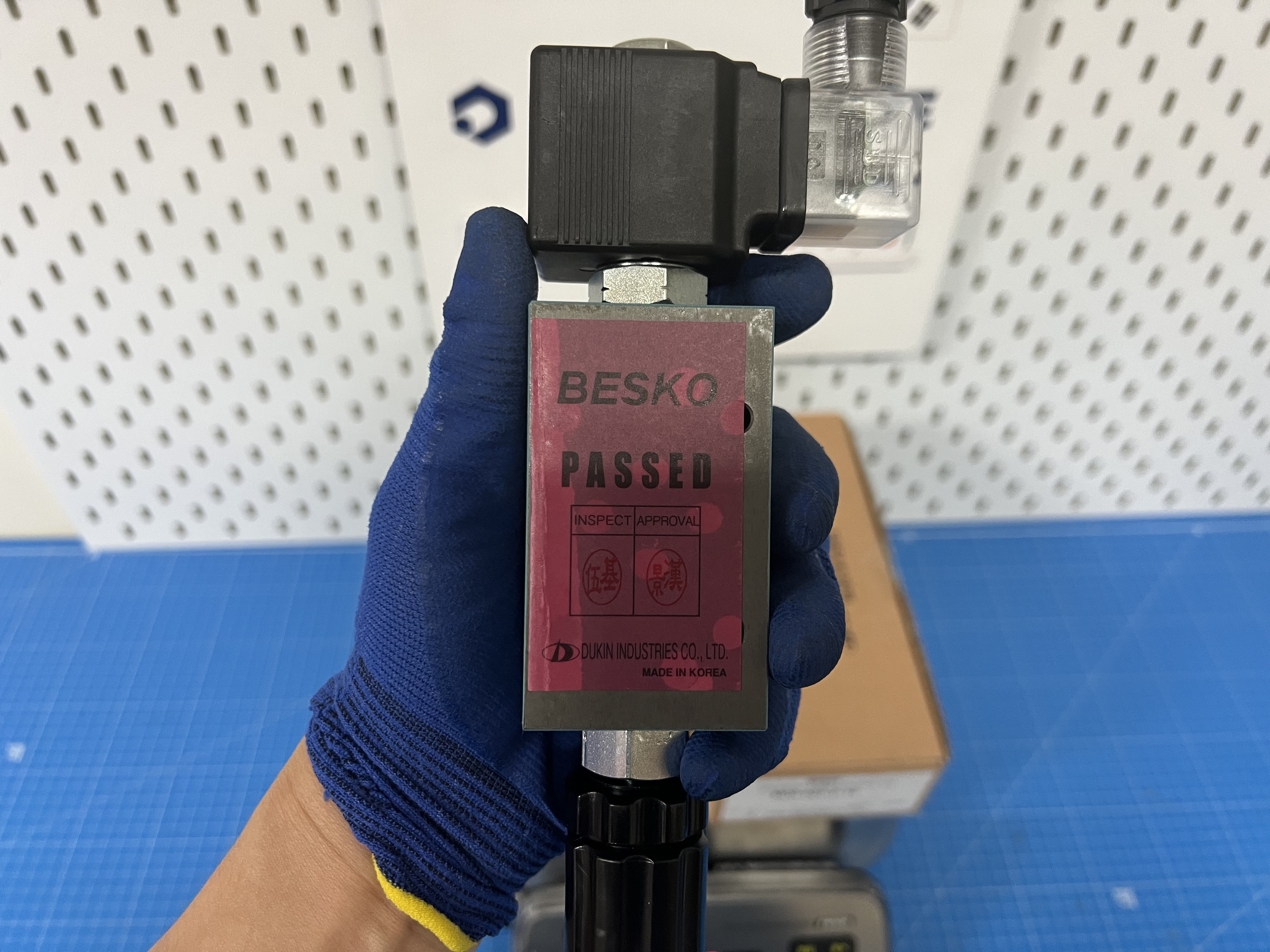MDS-02P-P-10 / Solenoid Flow Control Valve / DUKIN INDUSTRIES (BESKO)