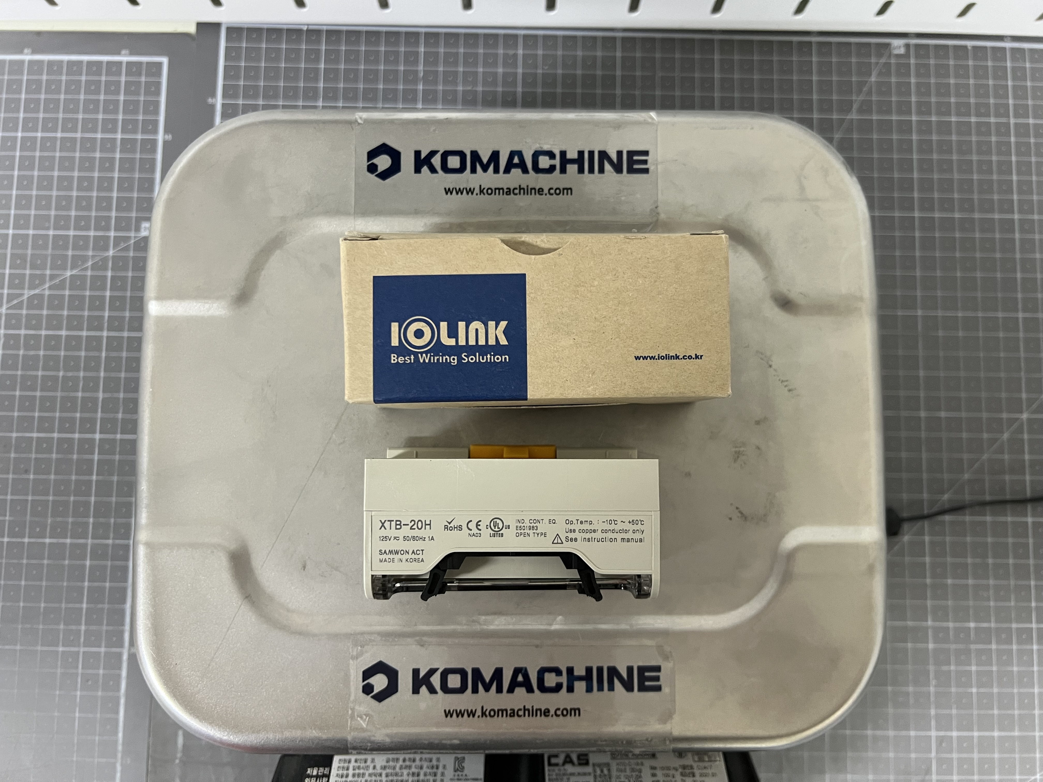 XTB-20H 20P / Interface Terminal / SAMWON ACT (IOLINK)