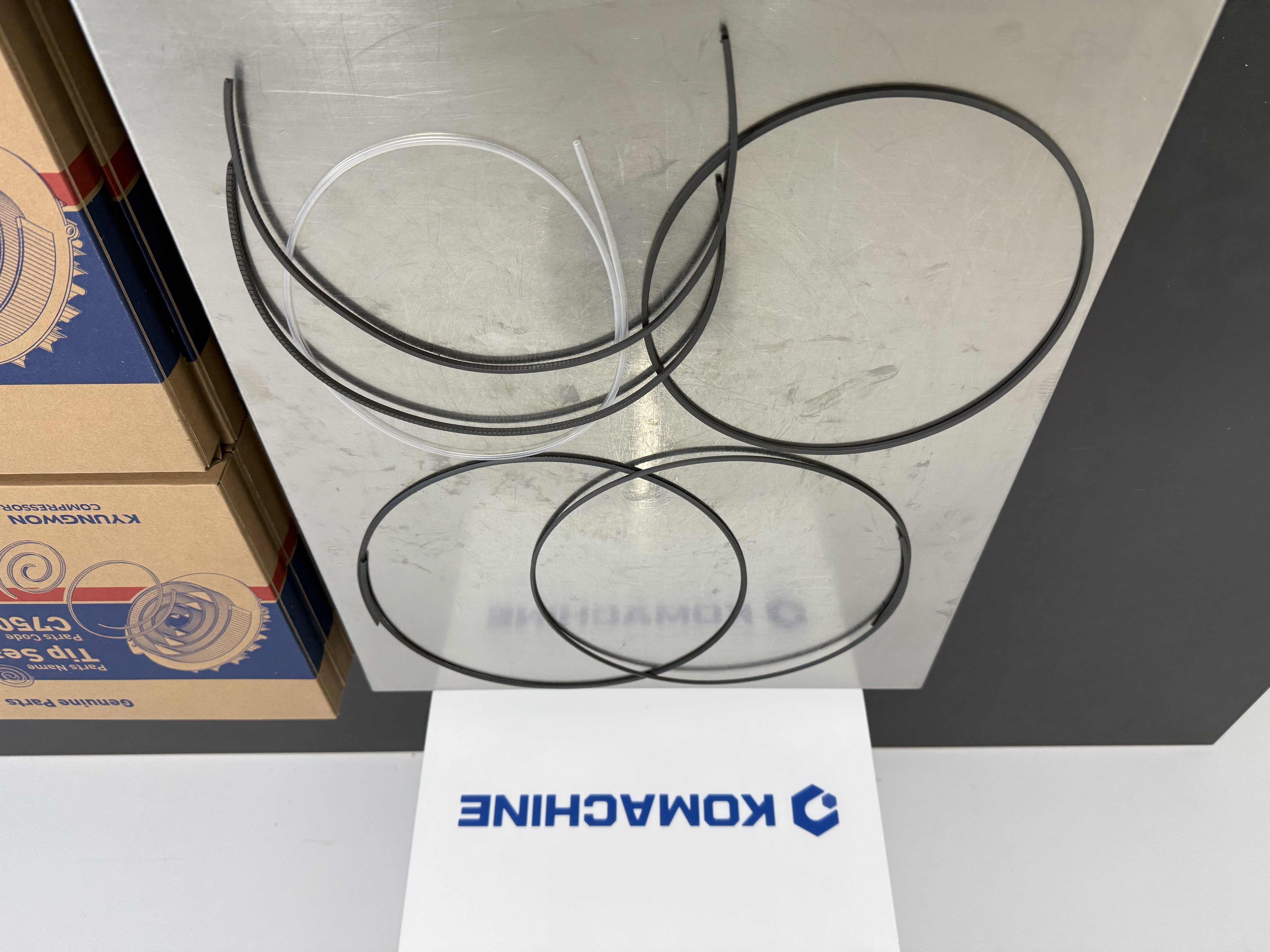 LB5L (C7500001) / Tip Seal / KYUNGWON COMPRESSOR