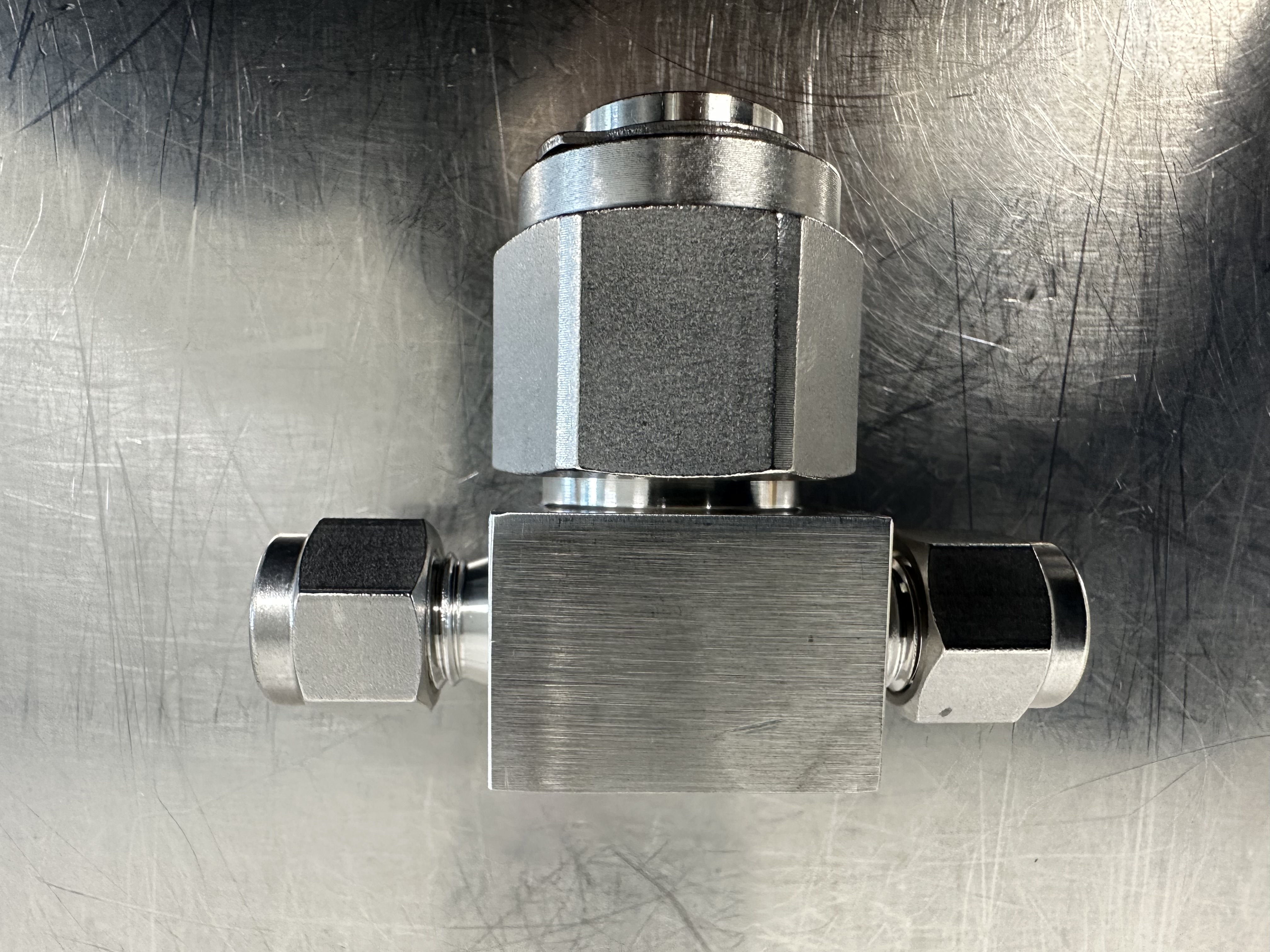 V76A-D-4T-60-S / Tee Filter / DK-LOK