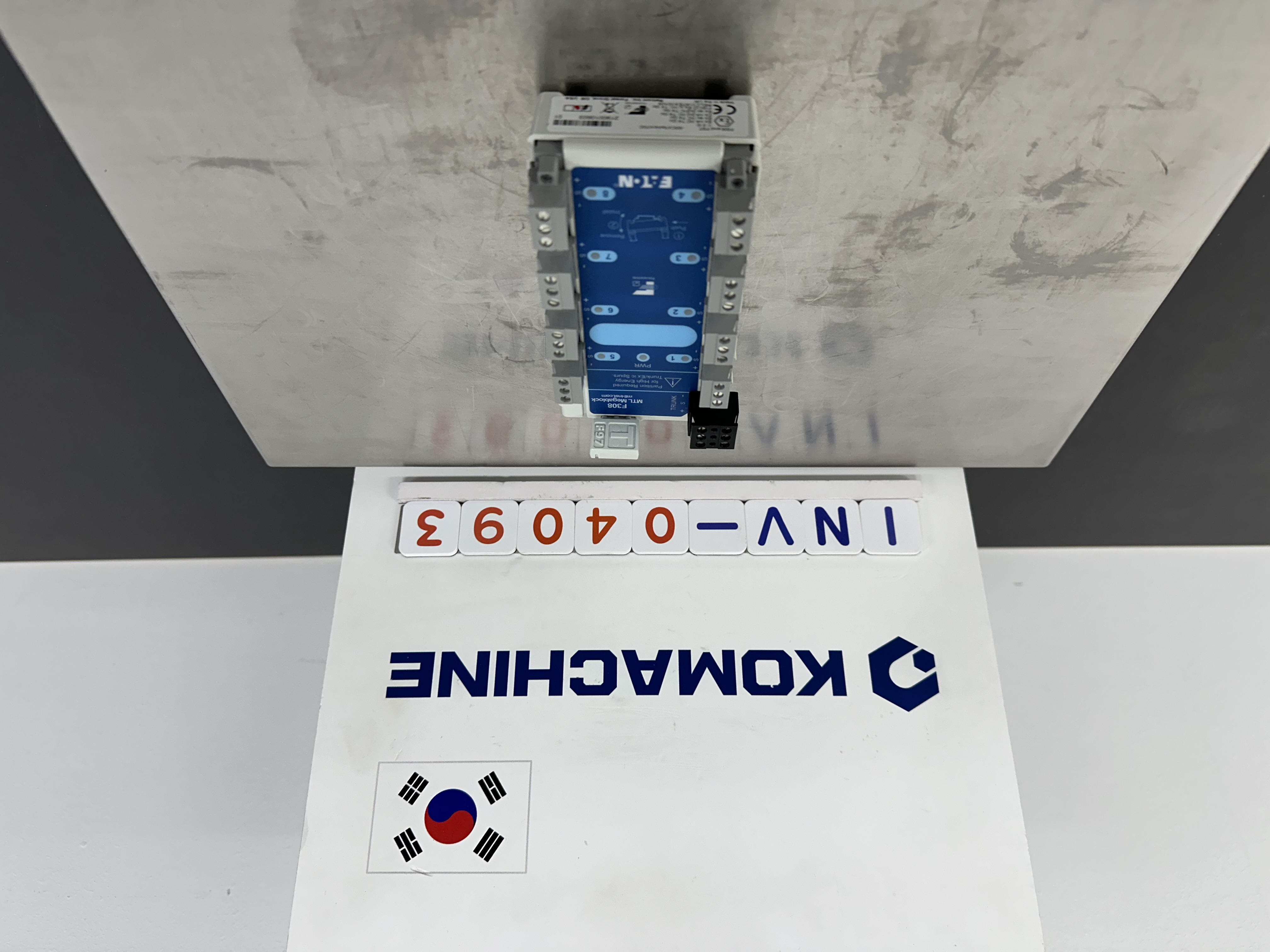 F308 / 8-Way Megablock F300 / EATON